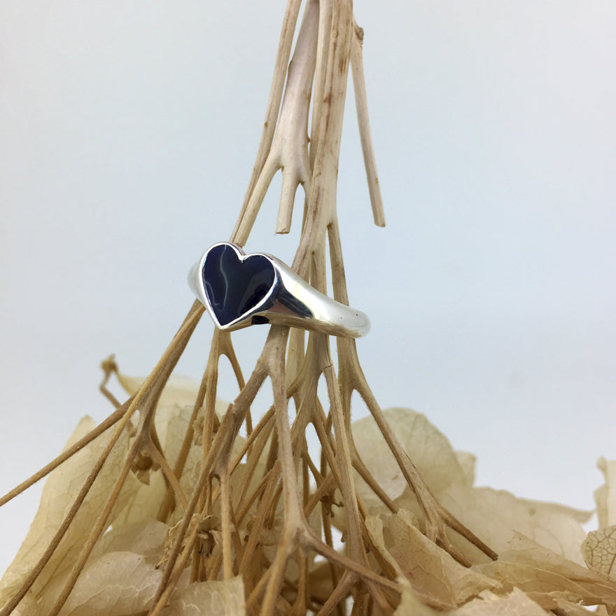 Bleeding Heart Ring Silver - Serpent & the Swan